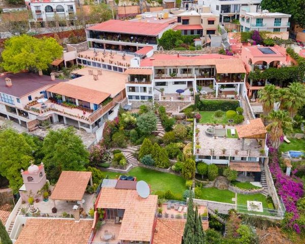 Mirador House: Luxury 9-Bedroom Home with Breathtaking Views