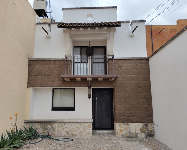 Casa La Luz: Stunning 4-Bedroom Home Near Centro & Amenities